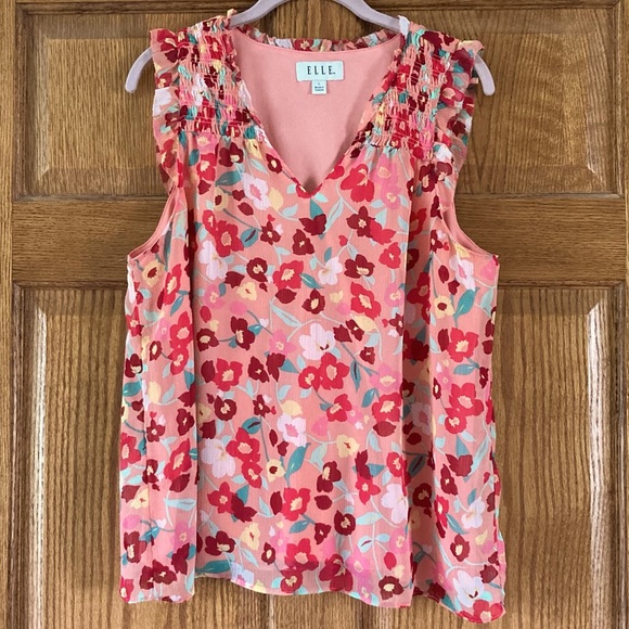 Elle | Tops | Cute Elle Peach Floral Crinkle Texture Tank Top Large ...